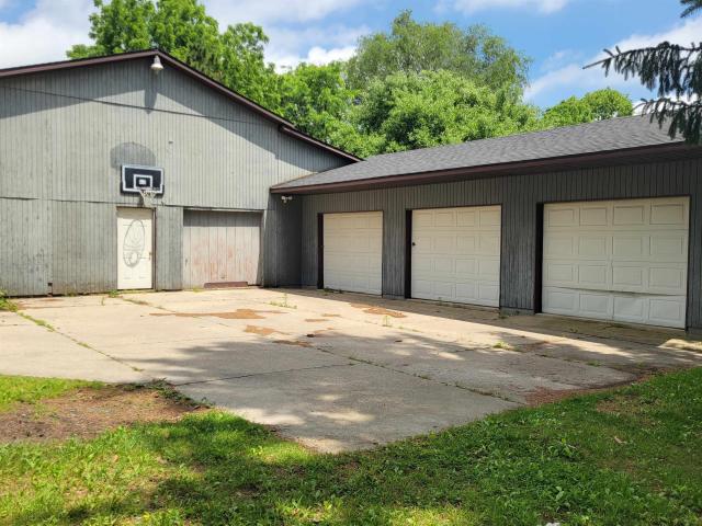 11372 N Linden Road