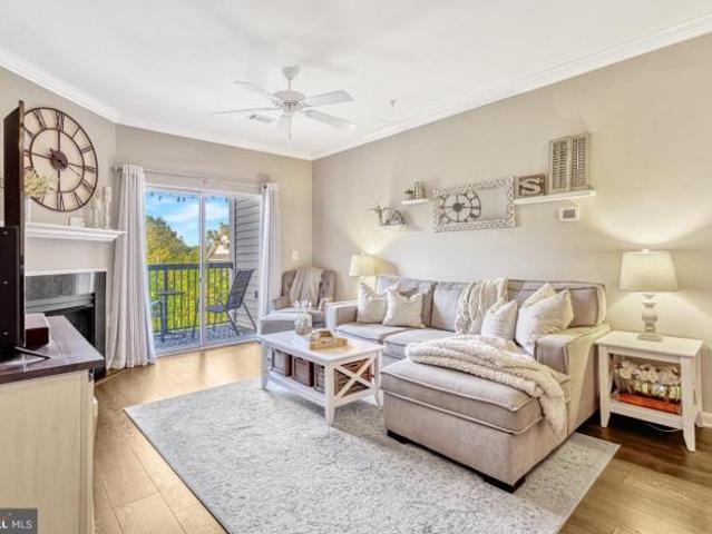 11375 Aristotle Dr #9 304, Fairfax, VA 22030