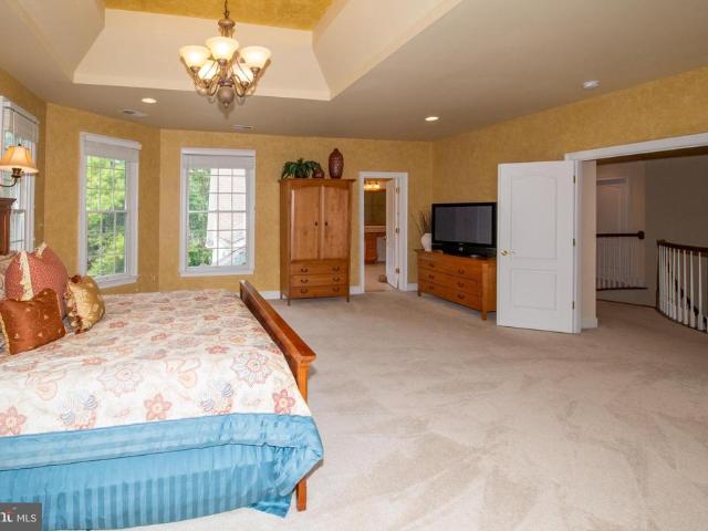 11379 Seneca Knoll Drive