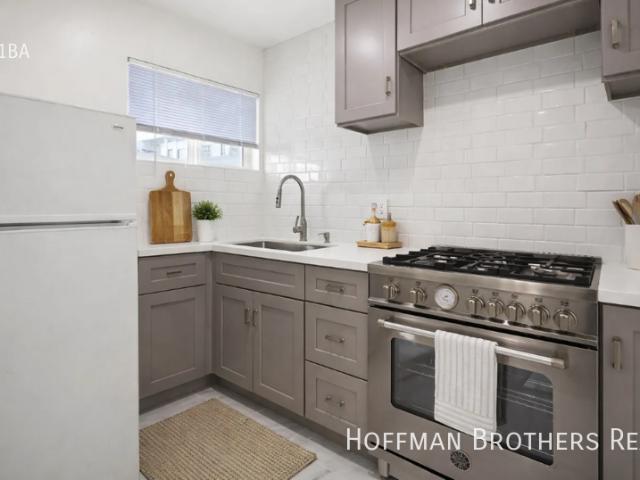 1137 N Clark St West Hollywood, CA 90069