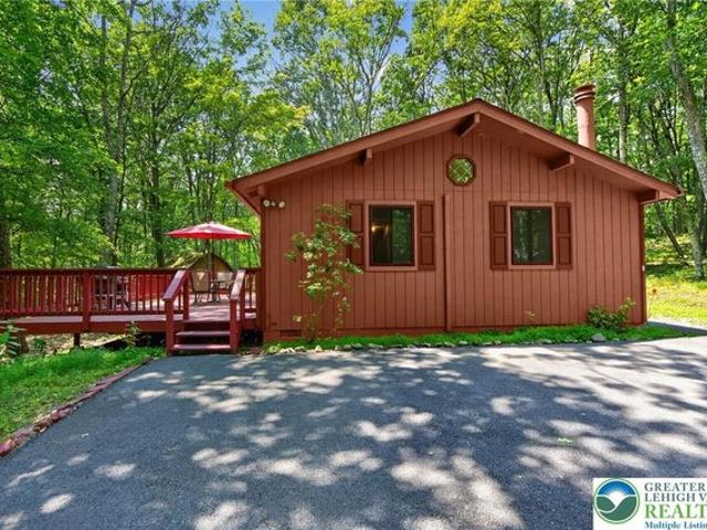 1137 Grand Mesa Dr, Chestnuthill Township, PA 18353