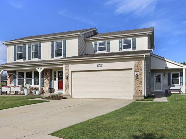 1137 Lockwood Ct E, Buffalo Grove, IL 60089