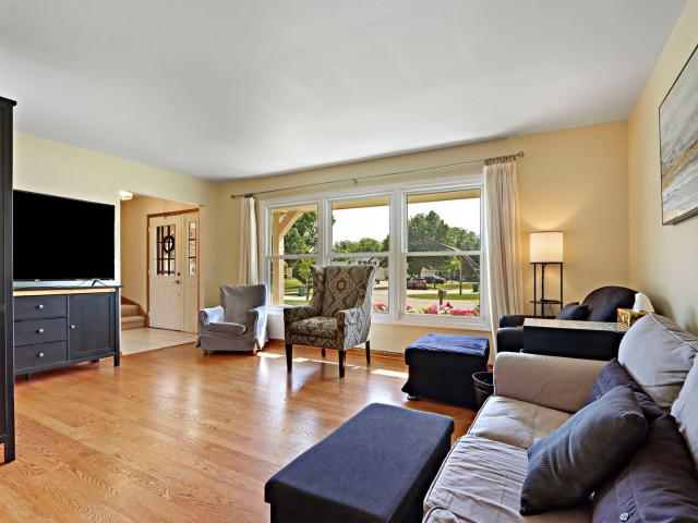 1137 Lockwood Court E