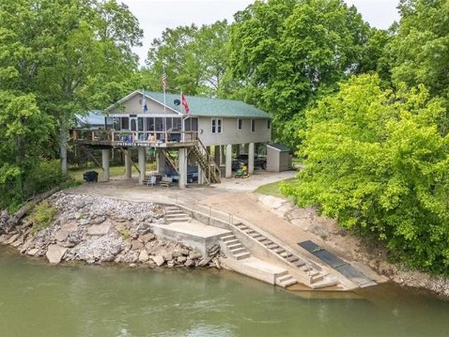 1137 River Lawn Dr, Doniphan, MO 63935