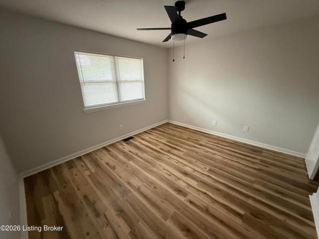 1137 Schiller Ave