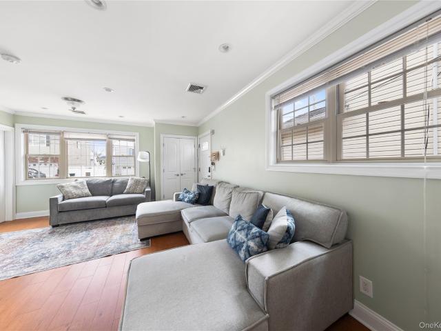 1137 Washington Pl, Baldwin, NY 11510 | MLS #949526 | Compass