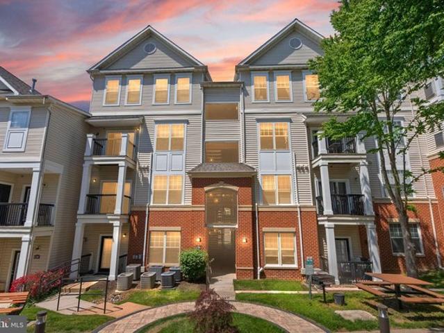 11381 Aristotle Dr Unit 10 410, Fairfax, VA 22030