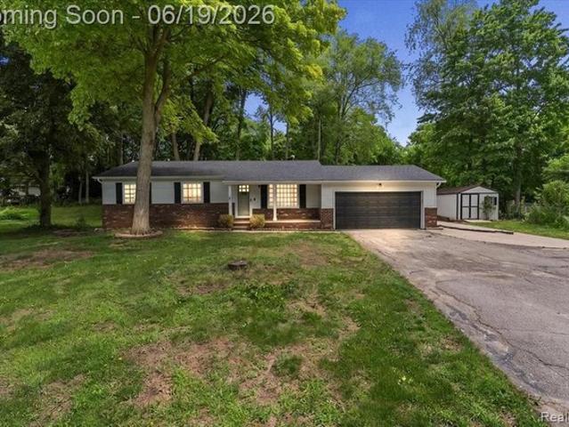 11387 Mart Rd, Green Oak Township, MI 48189