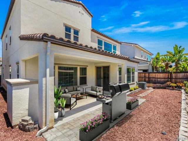 1138 Camino Levante