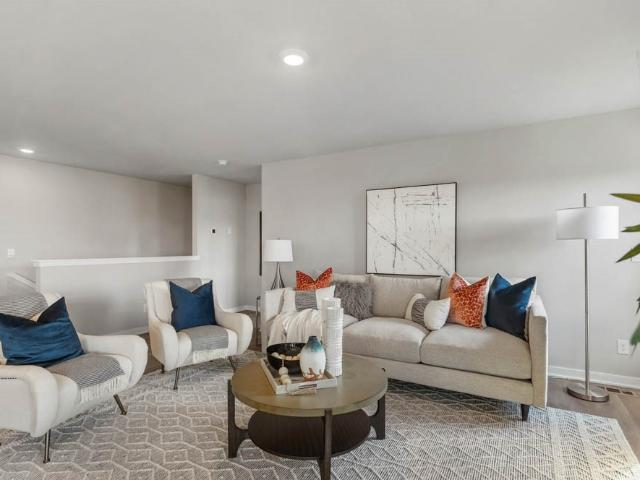 1138 Hillside Place