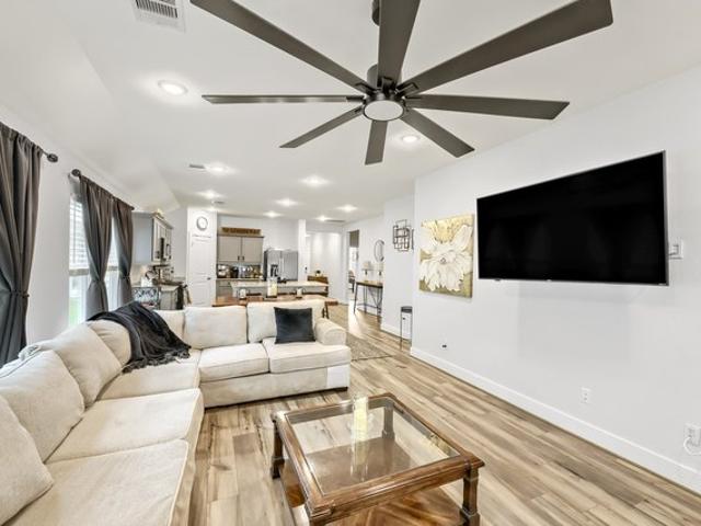 1138 Kinsey Wilderness Ln, Conroe, TX 77301