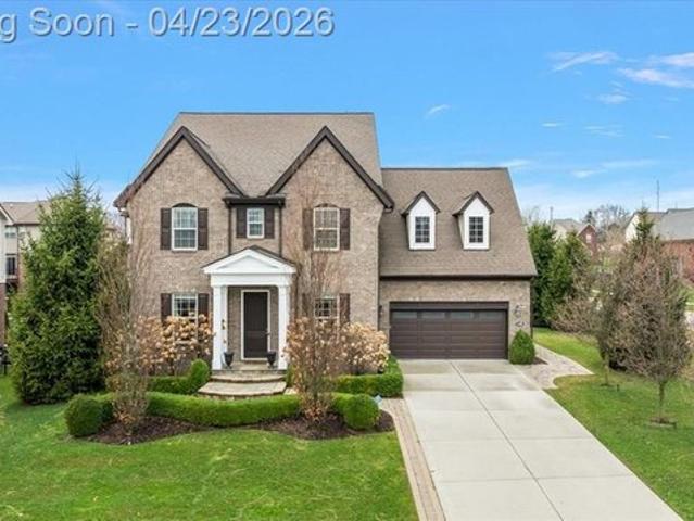 1138 Pembroke Dr, Rochester Hills, MI 48307
