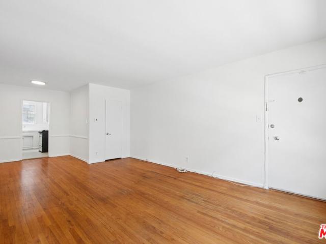 1138 S Sherbourne Drive 3