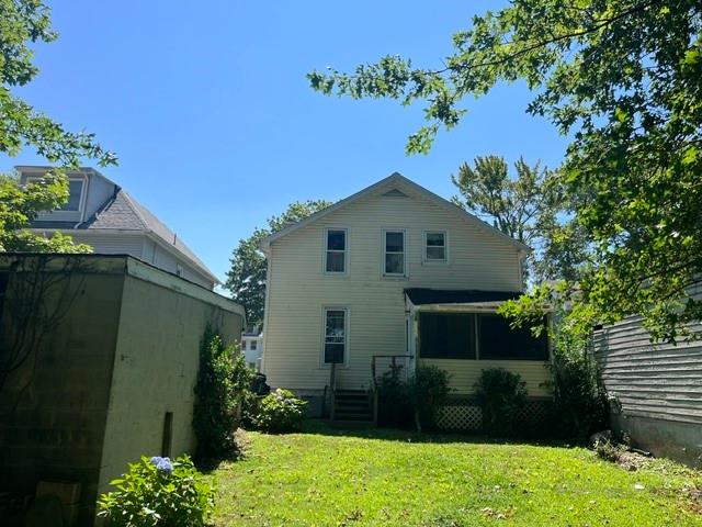 1138 W 10TH Street
