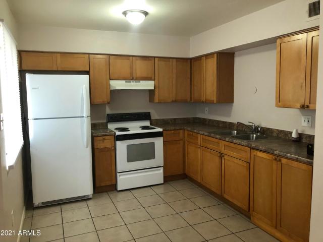 1138 W Dragoon Circle