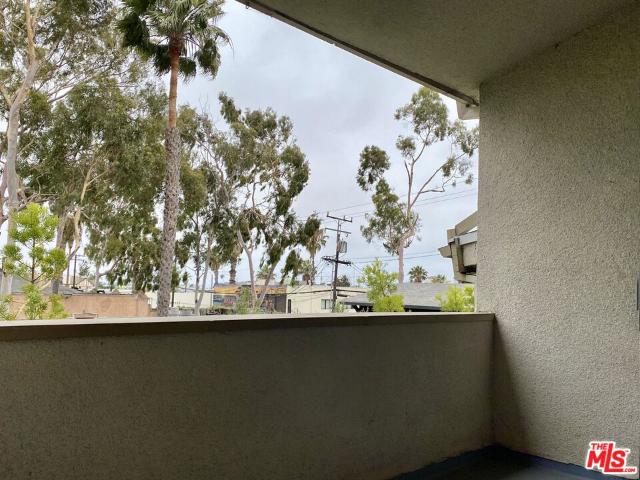 1138 11th St, Unit 6, Santa Monica, CA 90403 | MLS #26731 | Compass