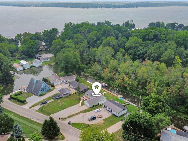 11397 N East Wawasee Drive