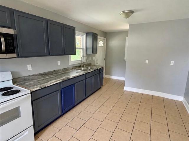 1139 N Lee Drive