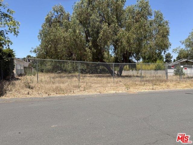 1139 Carmel Dr, Simi Valley, CA 93065