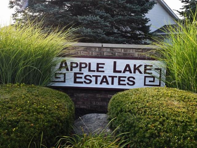 1139 E Apple Blossom Ln, Greenfield, IN 46140