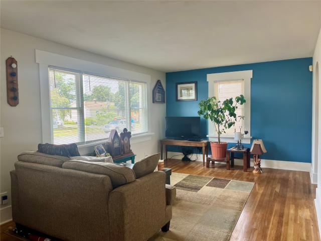 1139 W 39TH Street