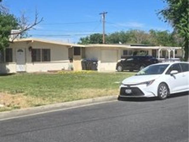 1139 W Avenue J12, Lancaster, CA 93534