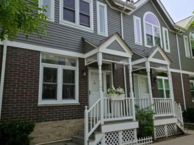 1139 W Roscoe St, Chicago, IL 60657