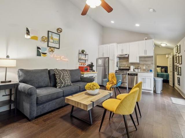 1139 1/2 Poquito St Unit 3, Austin, TX 78702