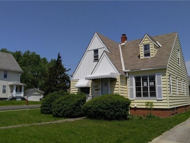 11303 McCracken Rd, Garfield Heights, OH 44125