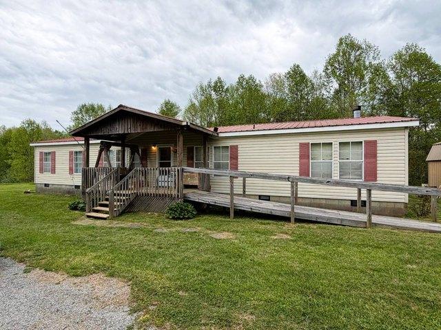 11300 Saloma Rd, Campbellsville, KY 42718