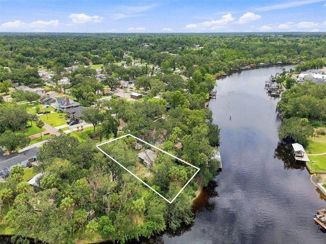 11301 Sylvan Green Ln, Riverview, FL 33569