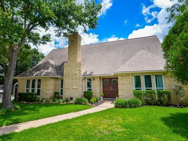 11302 Burgoyne Dr, Houston, TX 77077