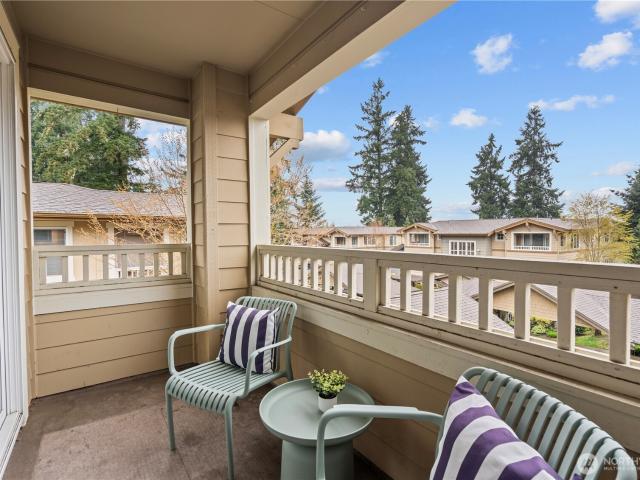 11306 th Ave NE, Unit 302, Kirkland, WA 98033 | MLS #2501