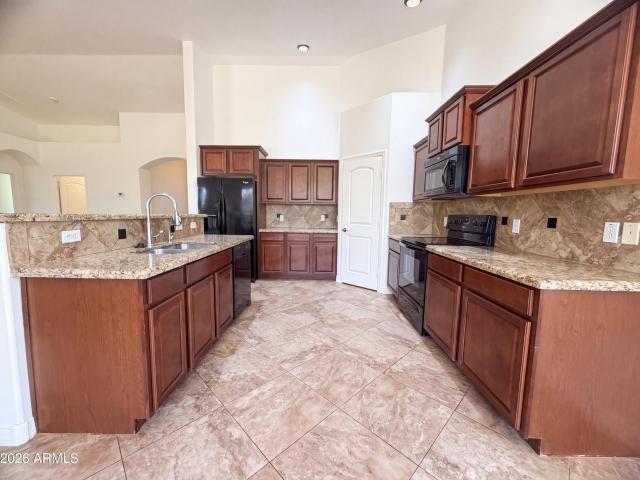 11309 E SABLE Avenue