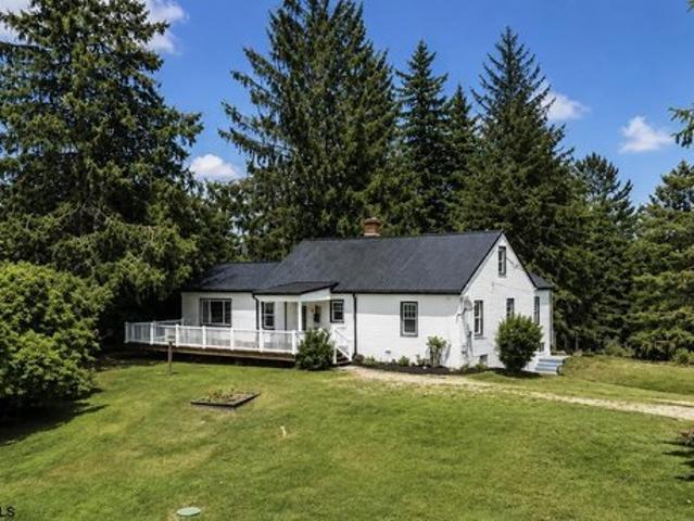1130 Mozart Rd, Wheeling, WV 26003