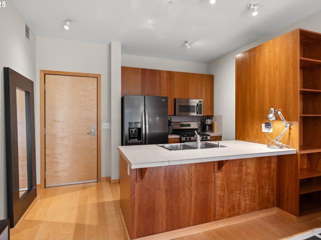 1130 NW 12th Ave, Unit 214, Portland, OR 97209 | MLS #640930