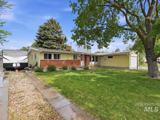 1130 N 8th E