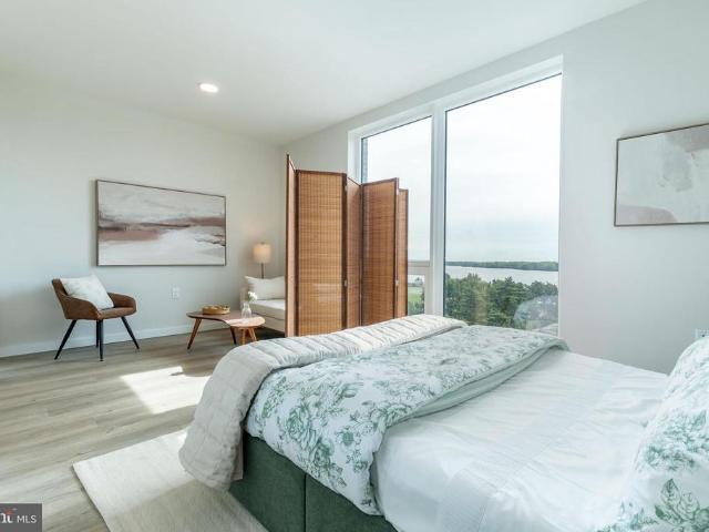 1130 N Delaware Avenue # 206