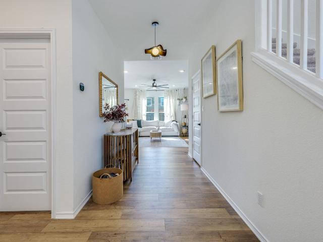 1130 Aronia Ln