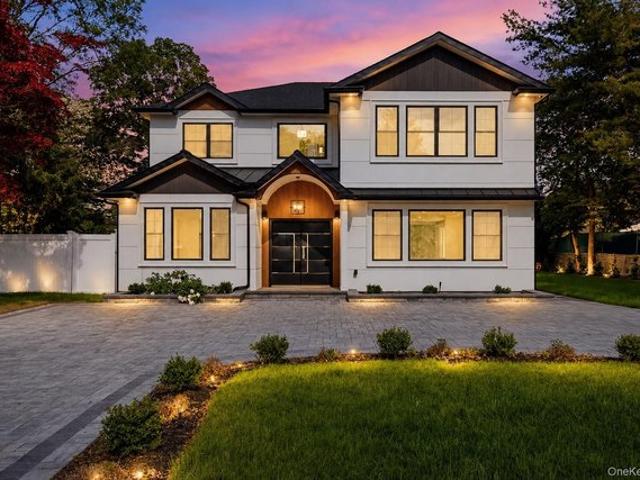 1130 Carlls Straight Path, Dix Hills, NY 11746