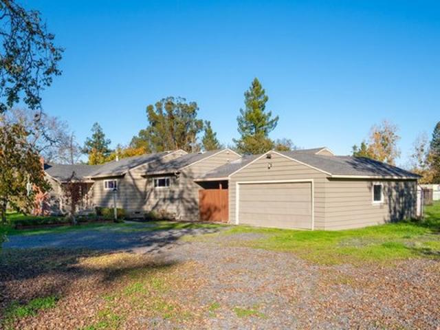 1130 Duer Rd, Sebastopol, CA 95472