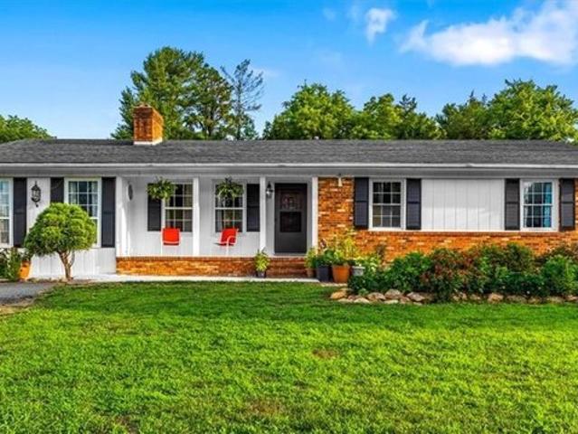 1130 Heathwood Dr, Randleman, NC 27317