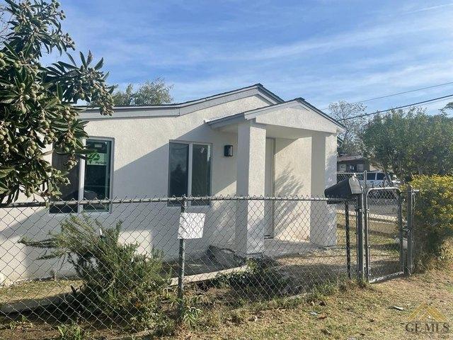 1130 Jeffrey St, Bakersfield, CA 93305