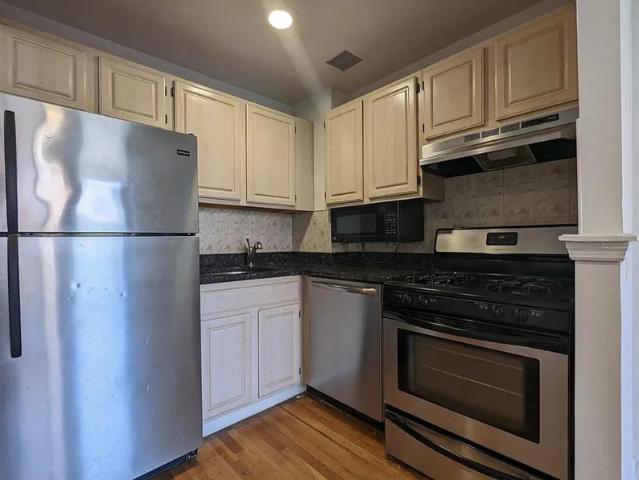 #1130 Luxury Renovated 2BR/1BA Apartment | East Vi