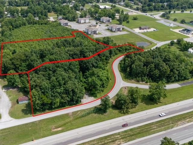 1130 Pin Oak Dr, Carterville, IL 62918