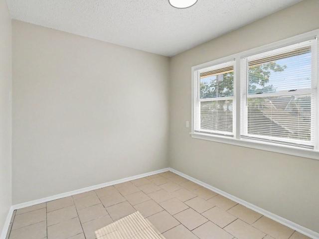 1130 S 31st Street 2 Bedroom Apartment for Rent at 1130 S 31st St, Omaha, NE 68105 Ford Birthsite