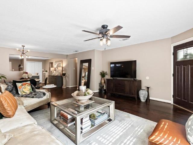 1130 S Montreal Avenue