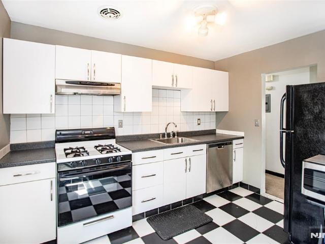 1130 Valley Road # 2B