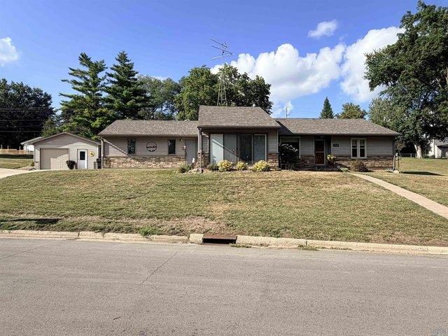 1130 W Willow St, Cherokee, IA 51012