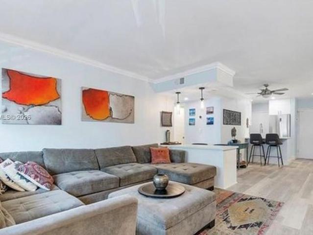 1130 11th St Apt 4E, Miami Beach, FL 33139